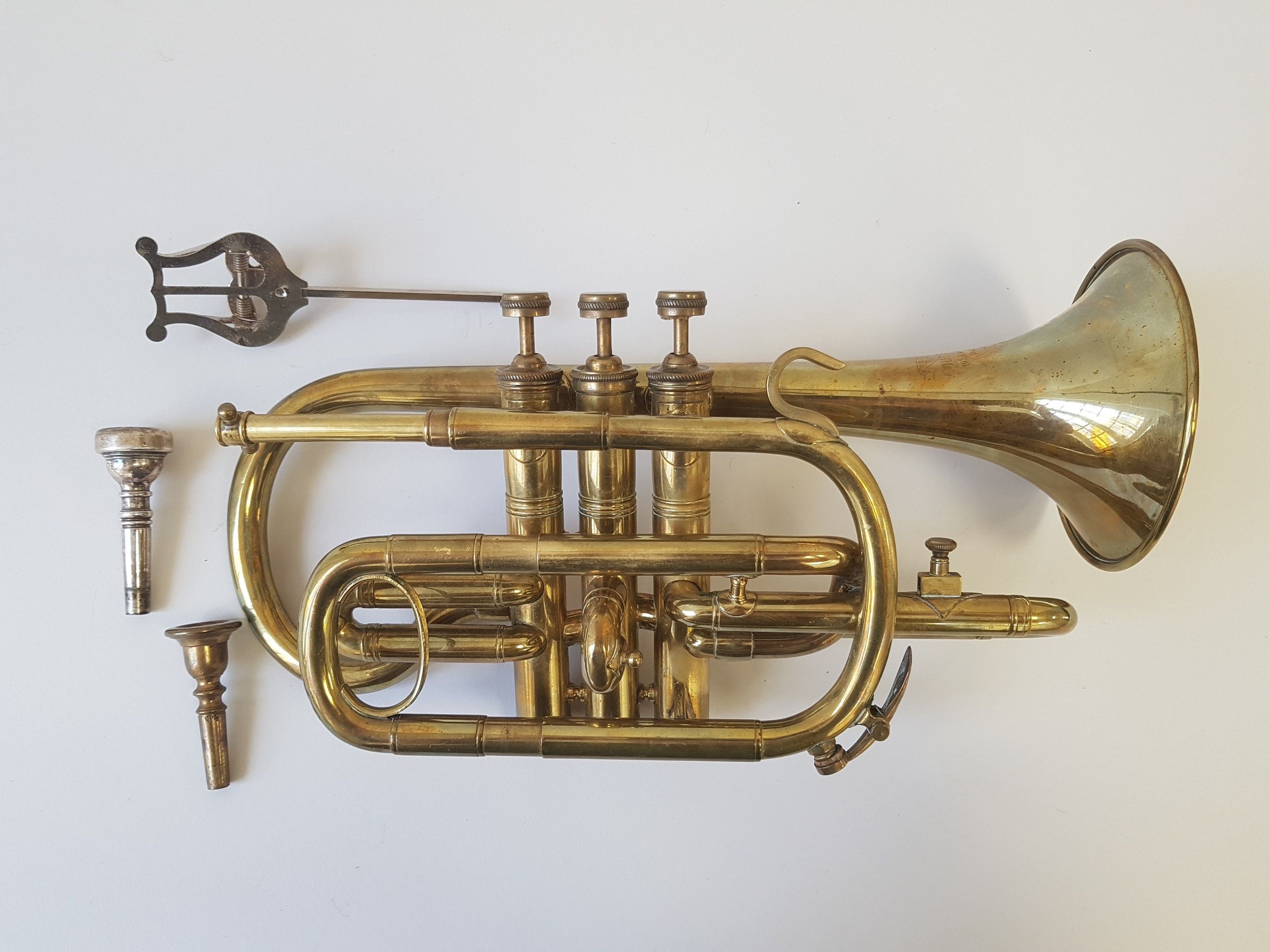 CORNET à PISTONS COUESNON Paris. On y joint : une | Instruments de ...