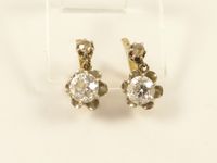 Paire de dormeuses en or 750 mil et platine 850 mi | Bijoux | Ventes ...